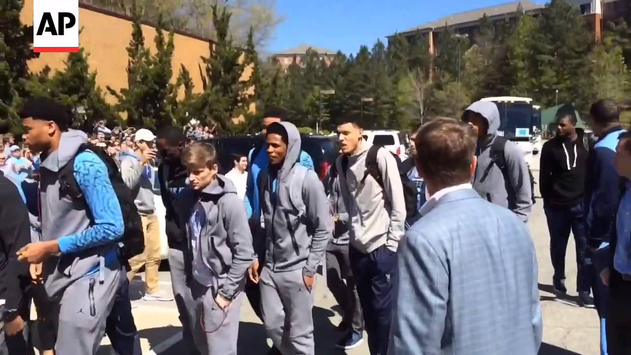 Fans Welcome North Carolina Tar Heels Home - YouTube