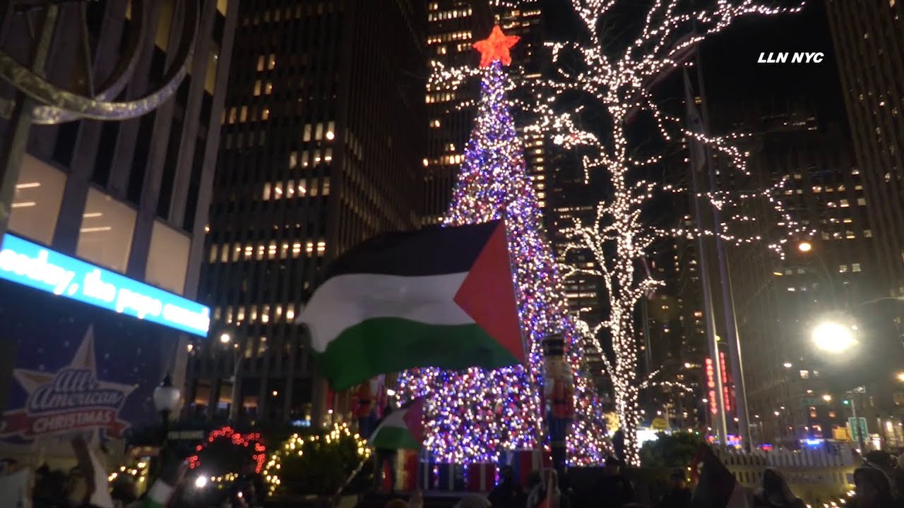 Palestine Protest Rockefeller Christmas Tree NYC 2023 - YouTube