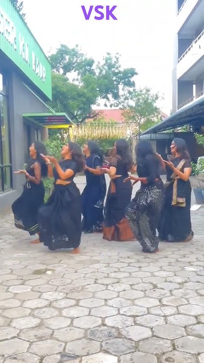 Karuppu Perazhaga... #the_she_unit #dance#dancing #dancer #trending #trend #viralvideo #video # ...