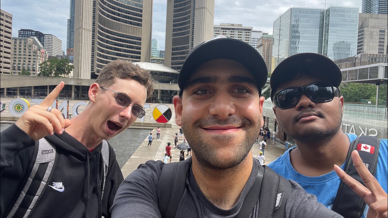 Toronto LIVE: A Rainy Monday Early Afternoon Around Downtown with ...