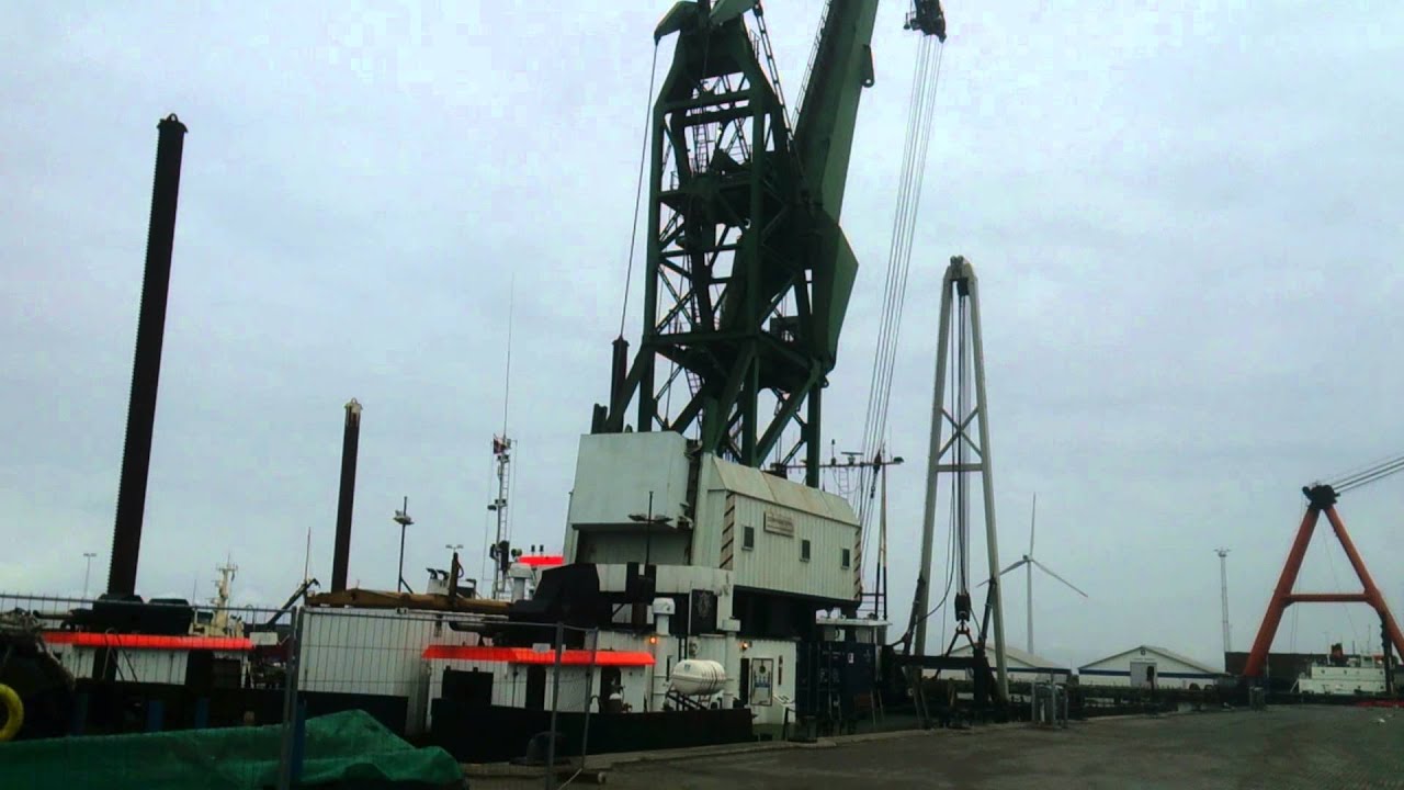 The floating crane Sanne A and Samson - YouTube