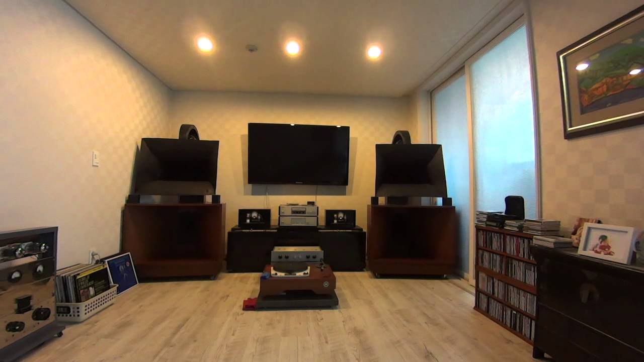 WESTERN 10A TYPE HORN + 205D SINGLE AMP SOUND - YouTube
