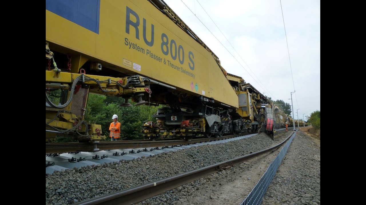 Plasser & Theurer RU 800 S - YouTube