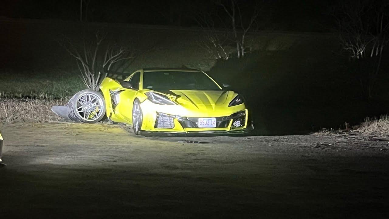 C8 Corvette Z06 Crashes at Track “Totaled” - YouTube
