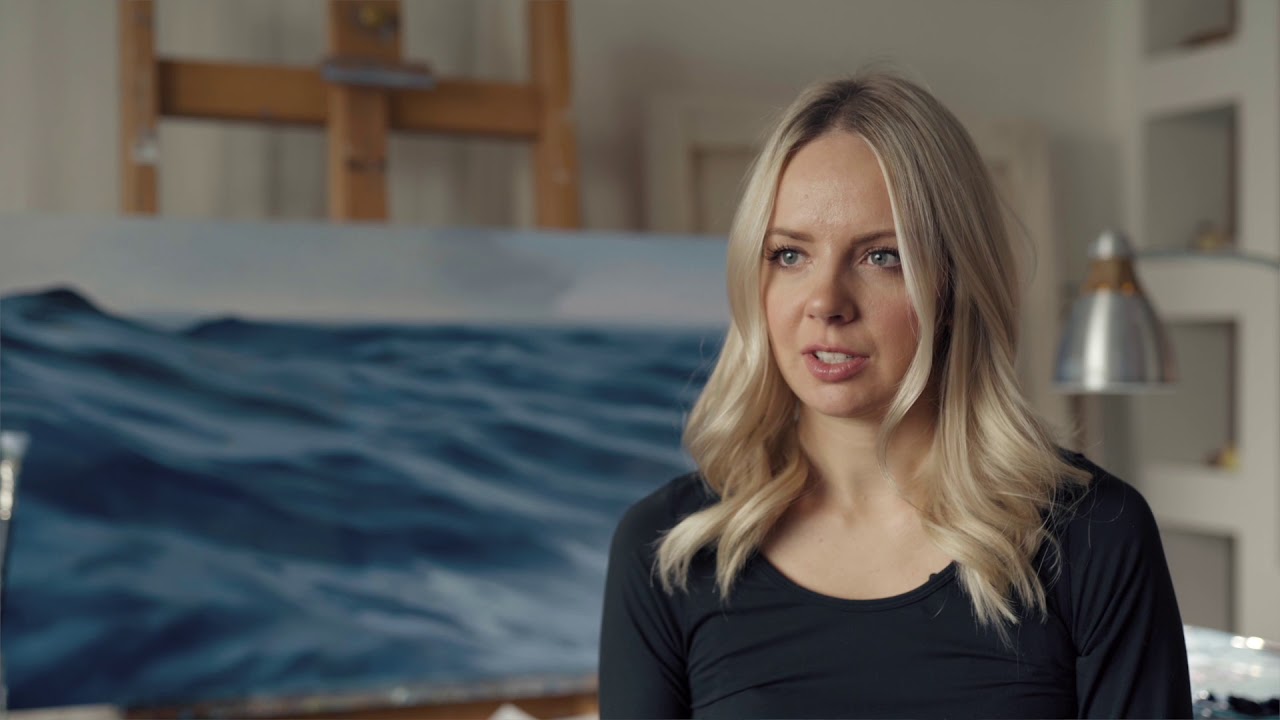 This painter captures the ocean so perfectly it looks like a photo ...