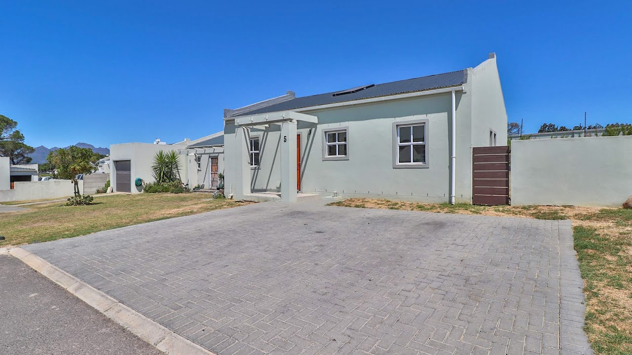 Four Bedroom House in Mt. Simon Estate - YouTube