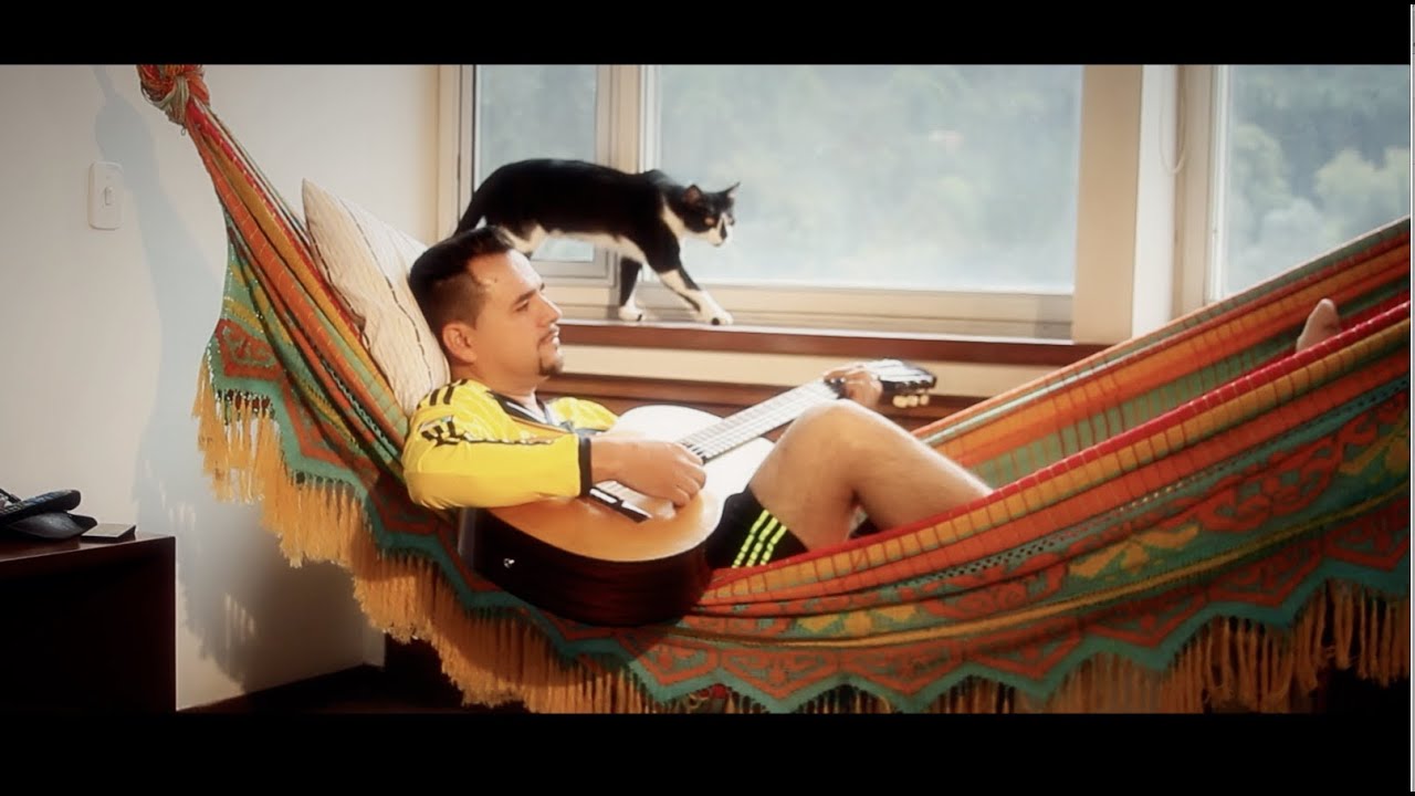 JOHN BAY - MAS QUE UN AMIGO - YouTube