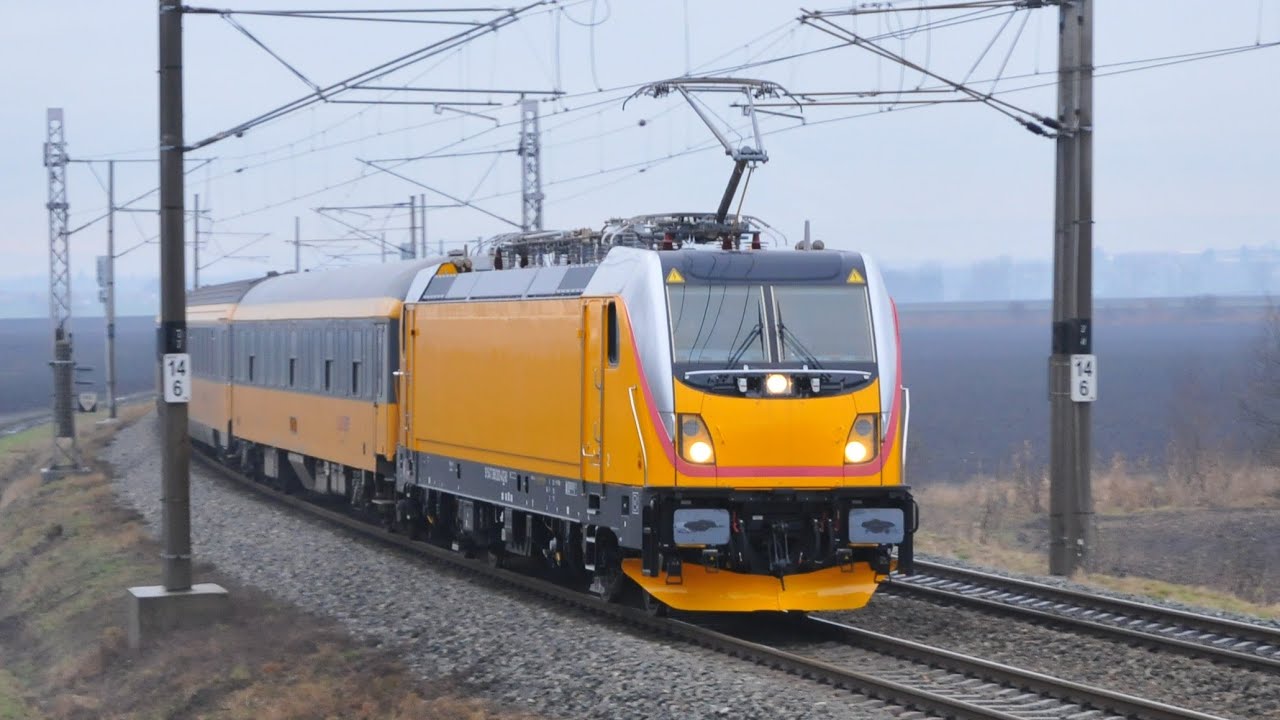 RegioJet Traxx MS3 na lince Brno - Bohumín - 23.12.2020 - YouTube