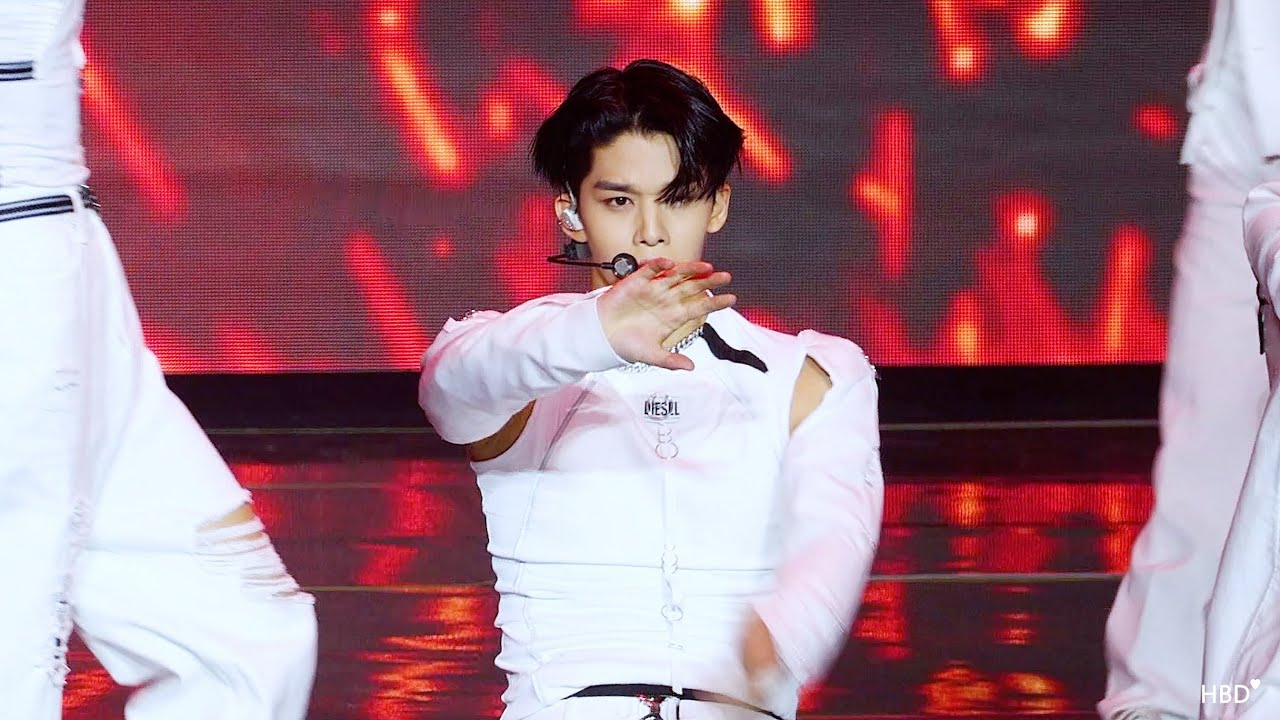 230211 HMA , CIX - ♬ 458 / 배진영 BAEJINYOUNG FOCUS - YouTube