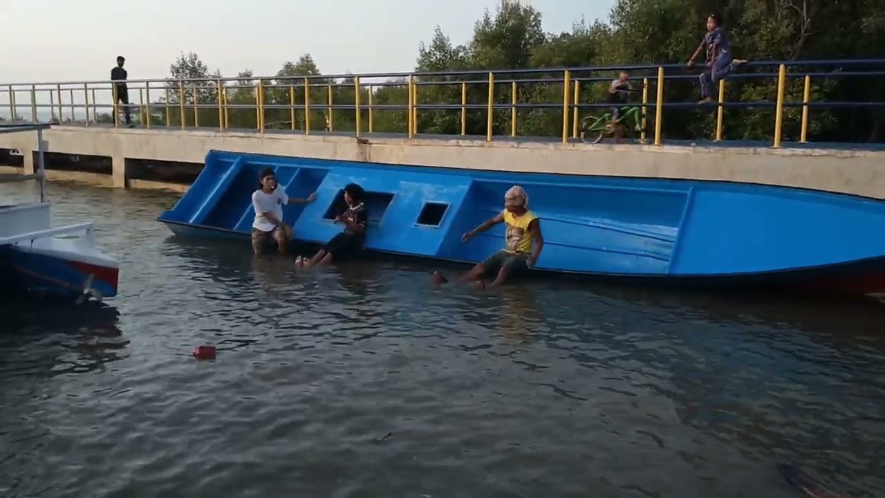uji coba perahu fiber model baru khusus mancing ikan tuna. - YouTube