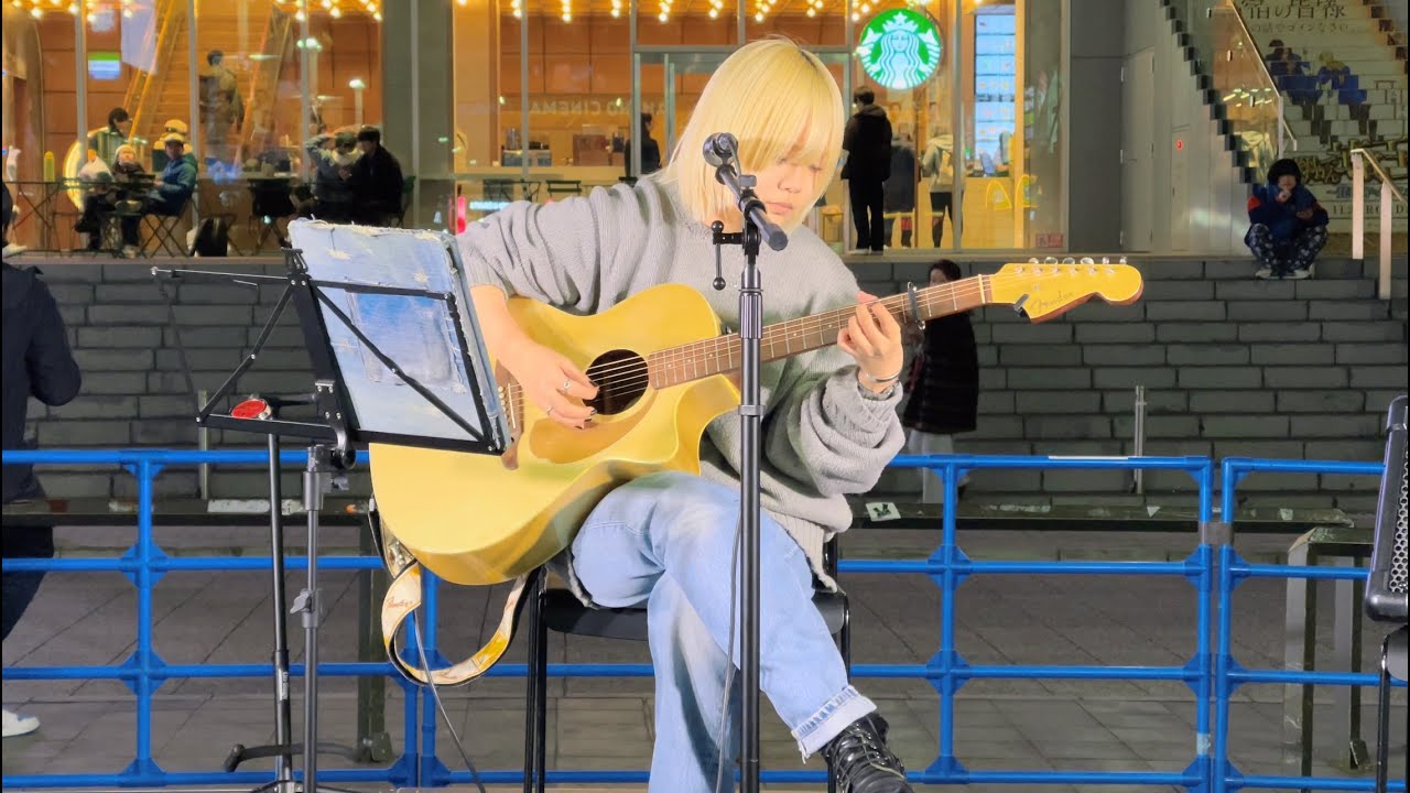 【4k hdr】street performer singing in Kabukicho in Shinjuku Tokyo Japan ...