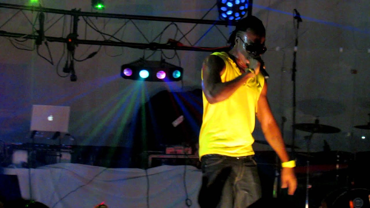 FLAVOUR N'ABANIA CONCERT IN MINNESOTA - YouTube
