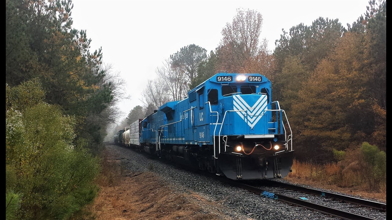 L&C Train 12 With L&C Leader 9146 At Chester SC On The L&C Mainline ...