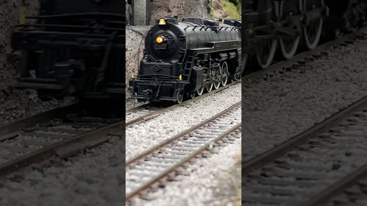 HO scale Reading T1 and Mallet doubleheader! - YouTube