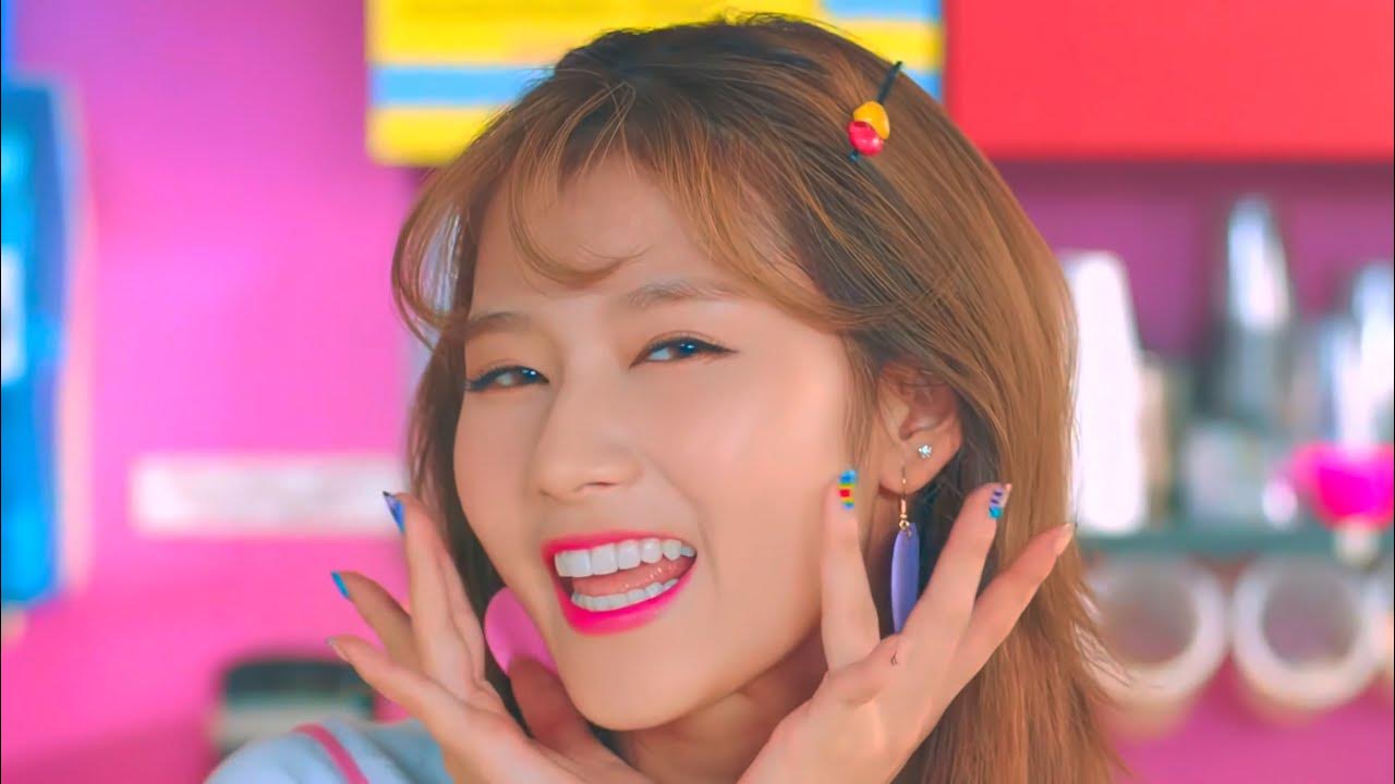 TWICE - LIKEY {4K HDR MV) - YouTube