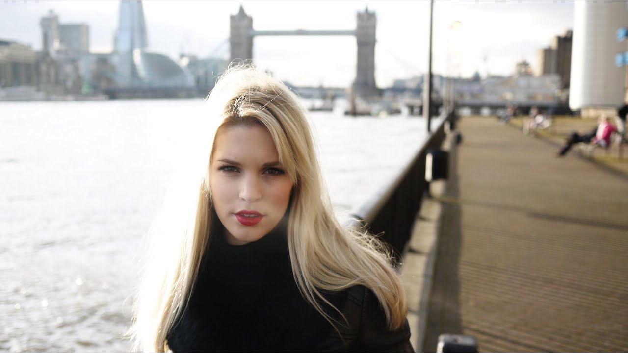 Gorgeous Red Lips - Lasting Finish by Kate Moss - YouTube