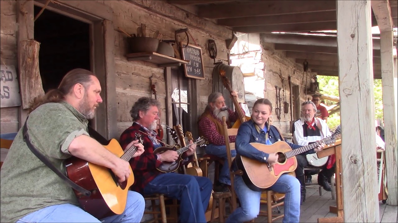 HOMESTEAD PICKERS @ Silver Dollar City "Keep On The Sunny Side" - YouTube