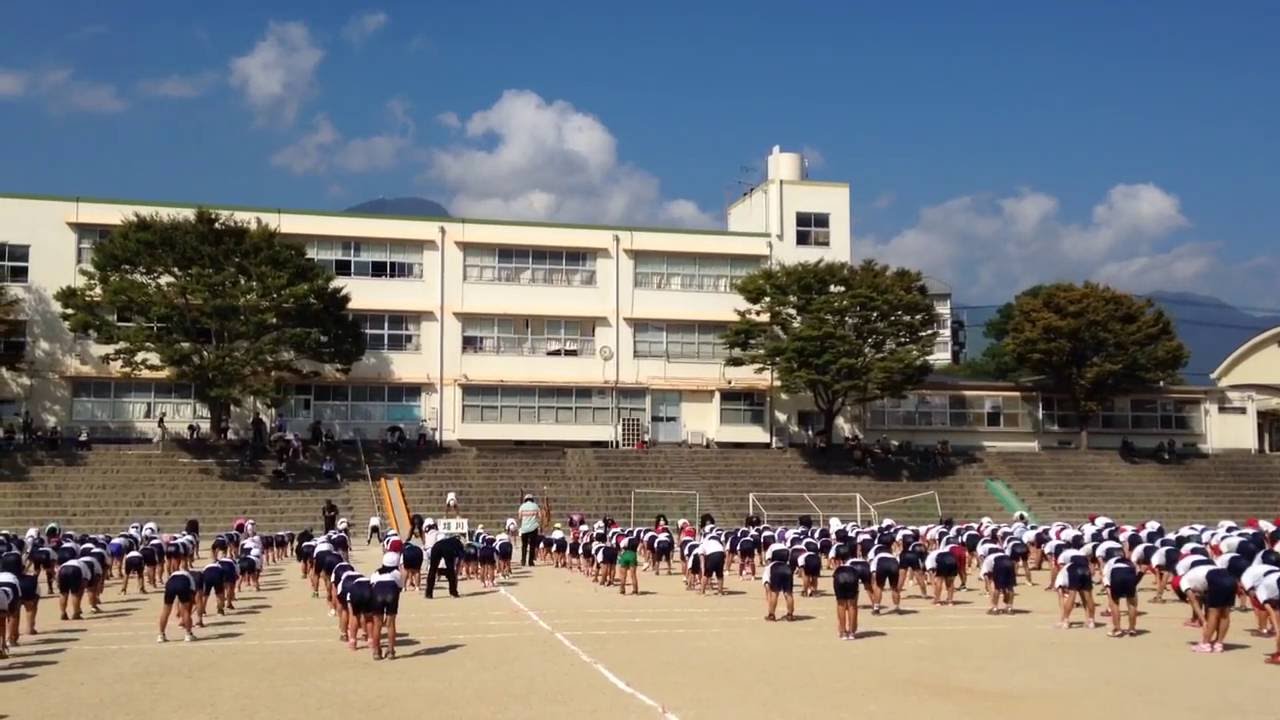 Morning Exercise in Japanese Elementary School - YouTube