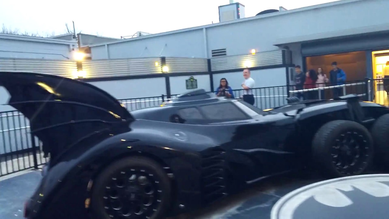 Batmobile @ Batman the ride in Six Flags Fiesta Texas - YouTube