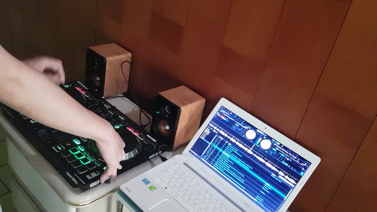 Trap&Hardstyle remixing performance (Roland DJ 202 test) - YouTube