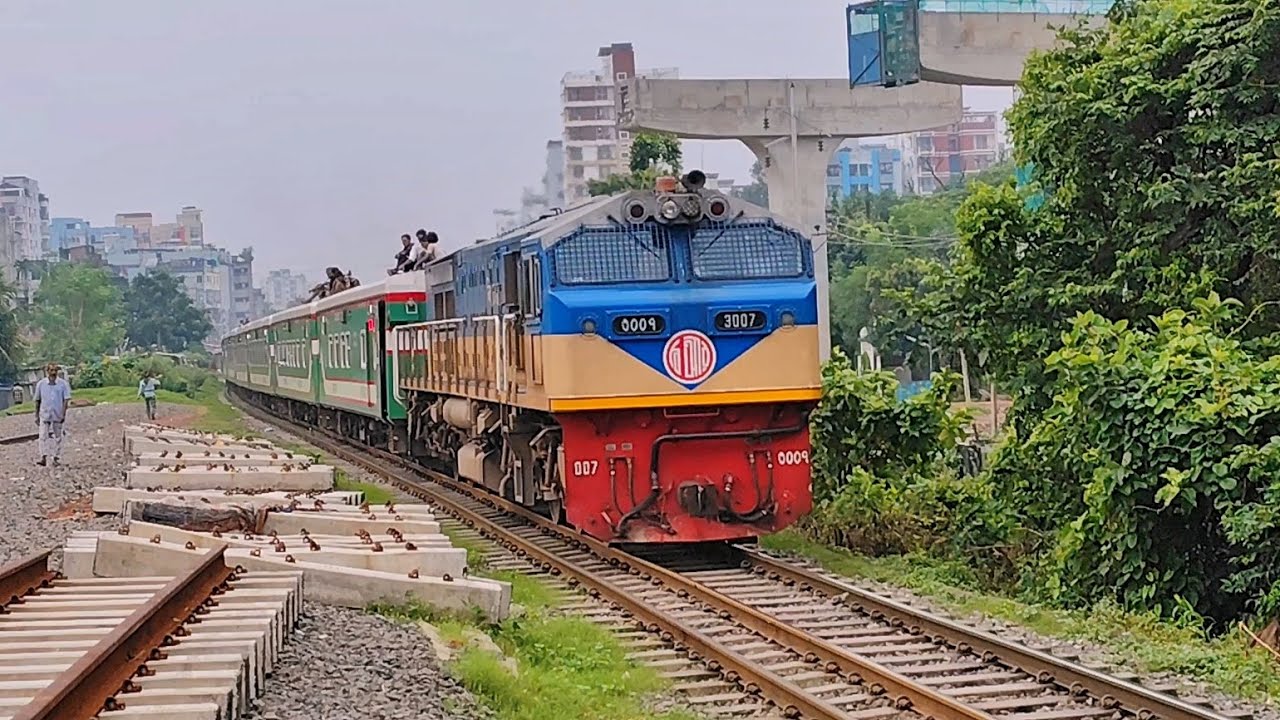 Mohanagar Provati Express || High Speed & Luxurious Inter-city Train ...
