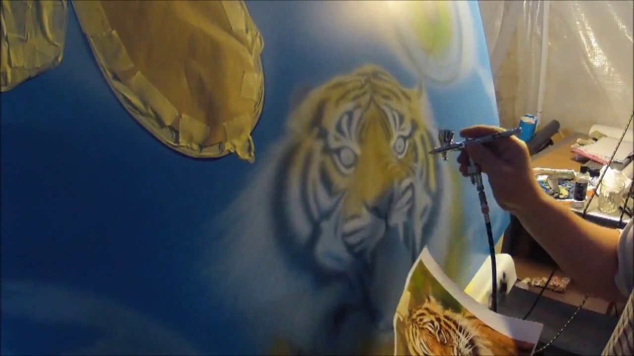 Airbrush time lapse, painting a Tiger - YouTube