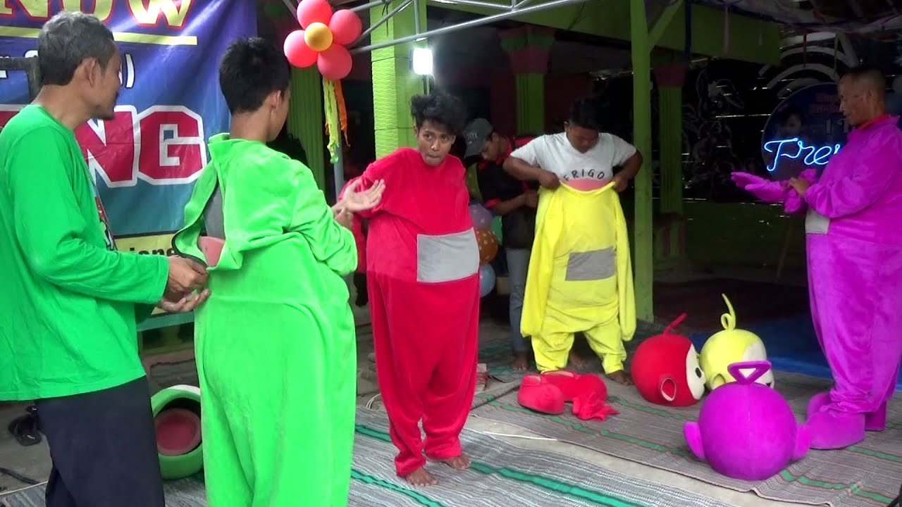 MY FRIENDS UNBOXING & WEARING CLOWN TELETUBBIES TINKY WINKY DIPSY LALA ...