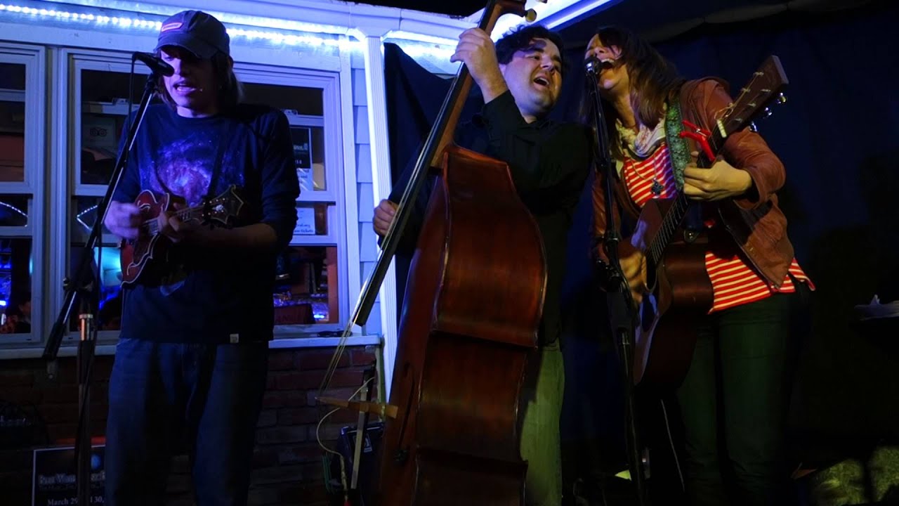 Scott Gates & the Salty Suites, 'Sittin on Top of the World' live in ...