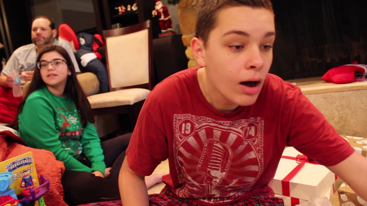 Christmas Morning 2016 Opening Presents - YouTube