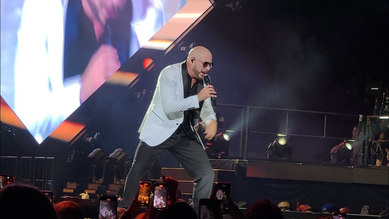 Pitbull - Fireball I Trilogy Tour Toronto 2023 - YouTube