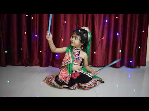 Baby Parisha(Jheel) dancing on Nagada Sang Dhol | Goliyon Ki Raasleela Ram-leela