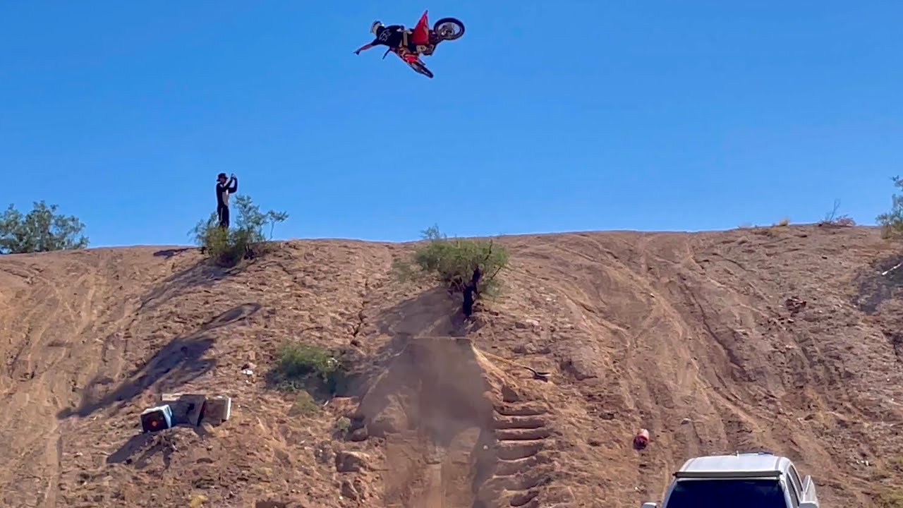 MOTO FREE RIDE VIBES : SLACKER VLOGS EP. 38 - YouTube