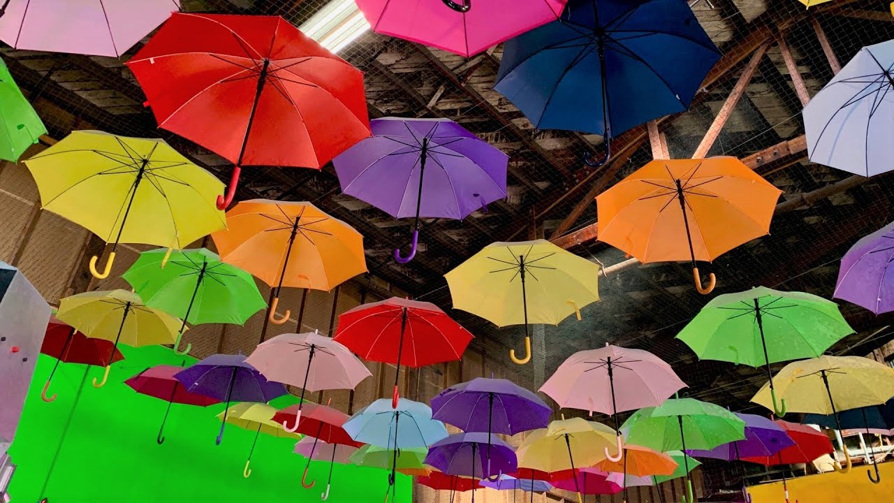 Enter a wonderland of interactive art at San Francisco’s Umbrella Alley ...