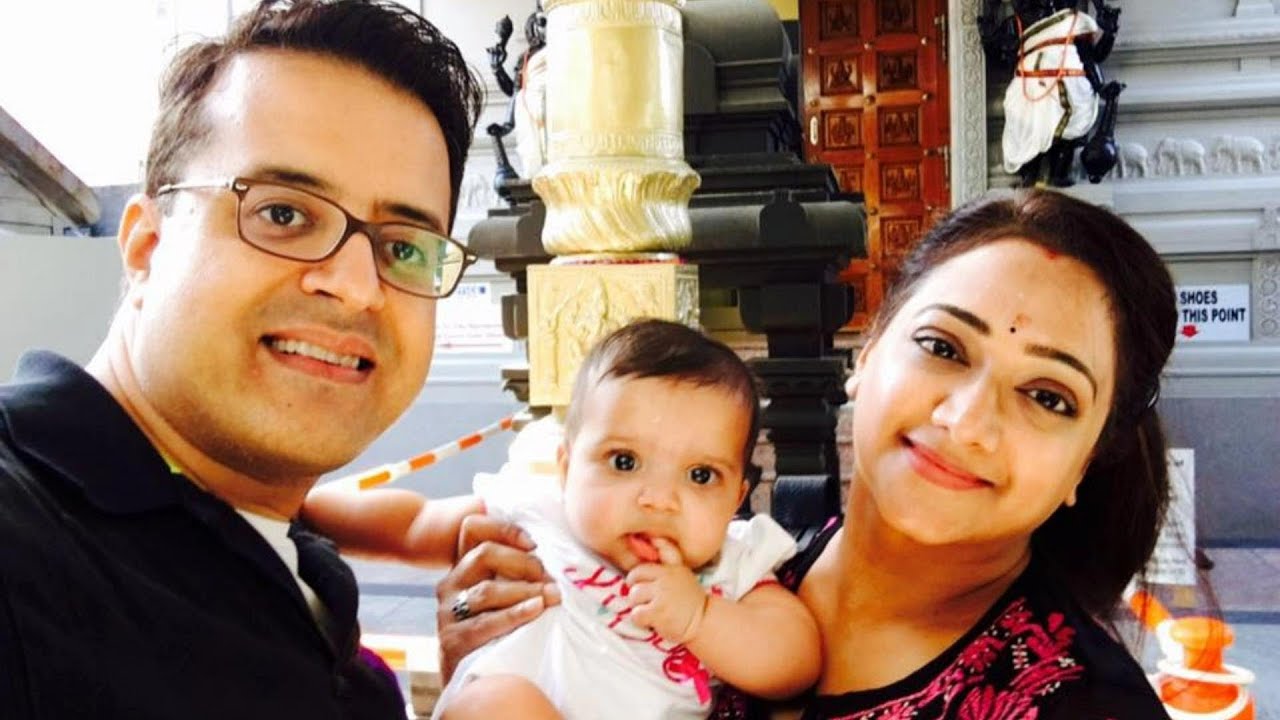 Malayalam actress "Manya" blessed with a baby girl - YouTube