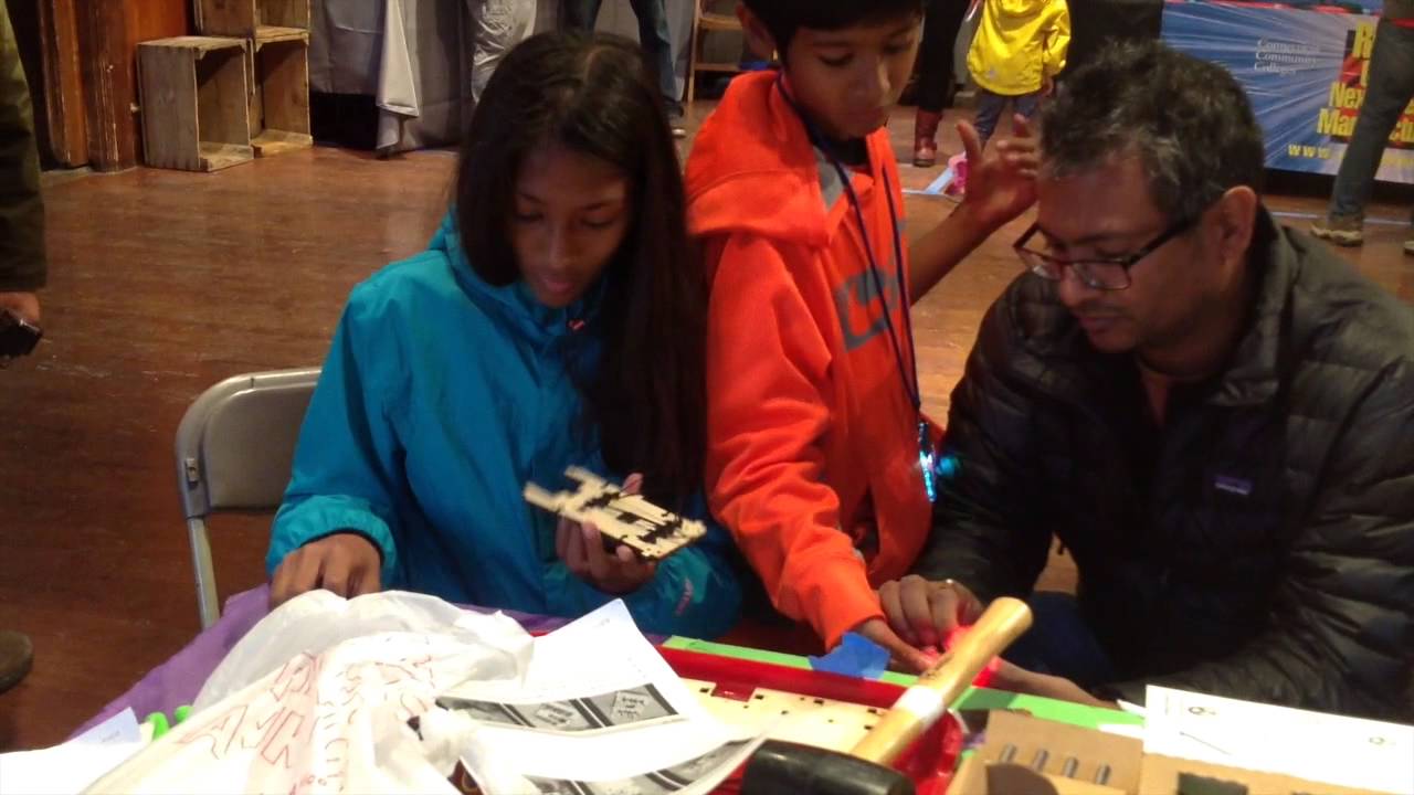 3D printer Community Build Day 1 - YouTube