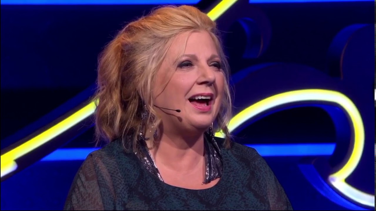 The Masked Singer Nederland Halve Finale - De Leeuw VS De Papegaai ...