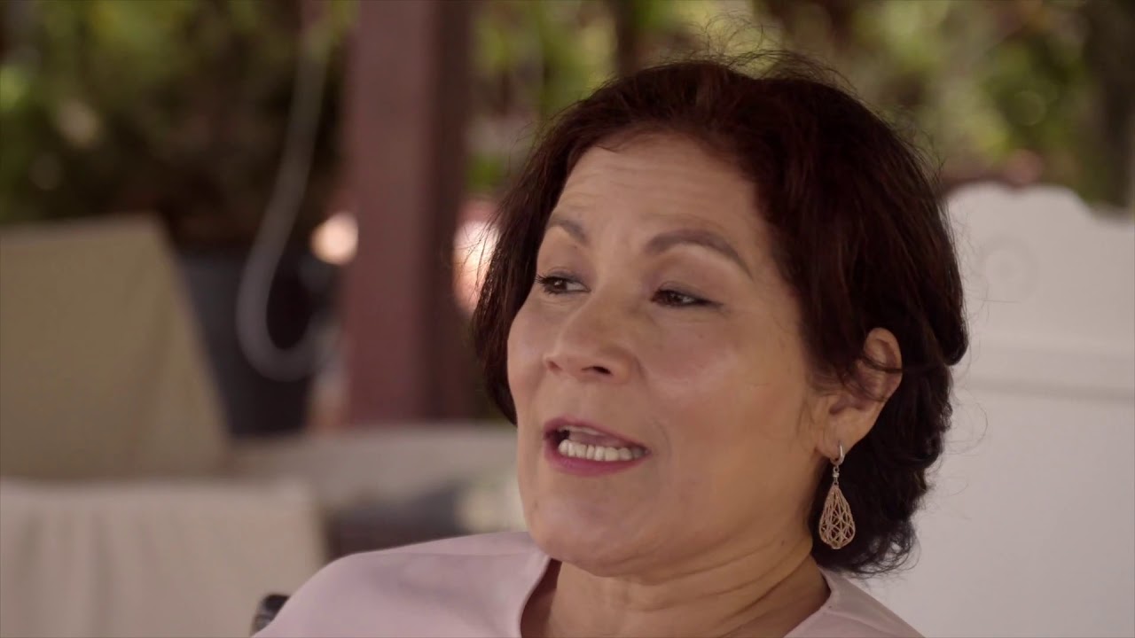 Moederdag interview met First Lady Ingrid Bouterse-Waldring - YouTube