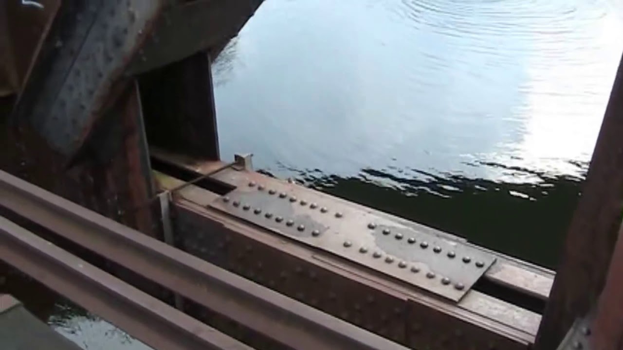 Jumping off the Hooksett Bridge - YouTube