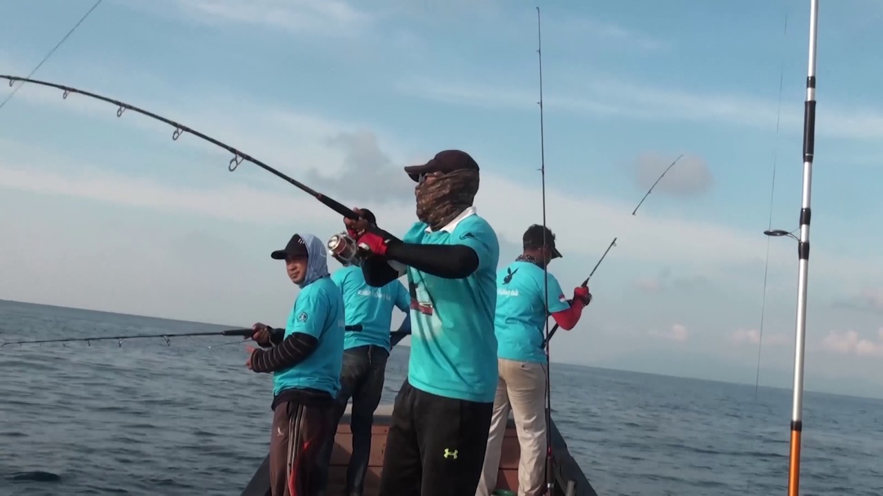 Jigging: deep water target tuna,GT Rabbit fishing ( Banda Aceh ) - YouTube