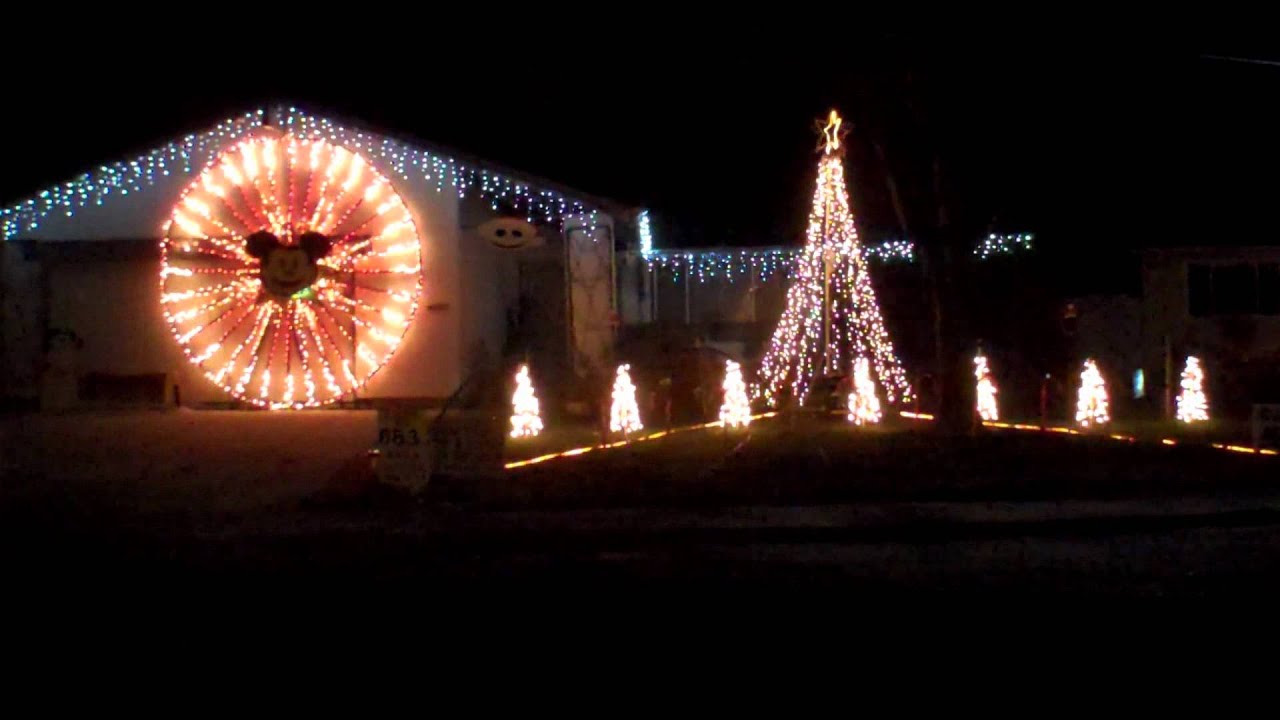 World Of Color - Magical Holiday Moments 2011 Christmas Lights - LOR ...