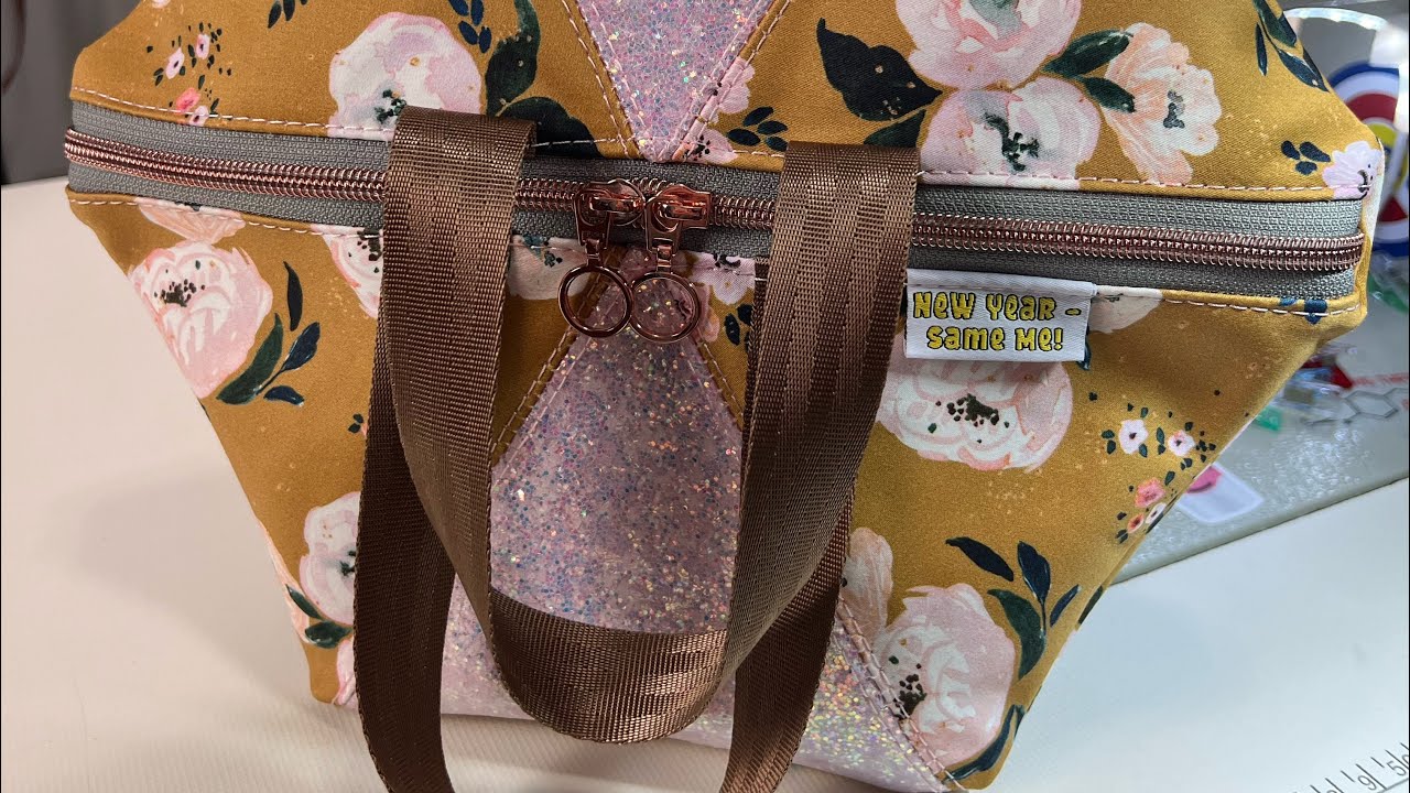 No longer live: Let’s make a Hex A Cute Pouch from Zorelle! - YouTube