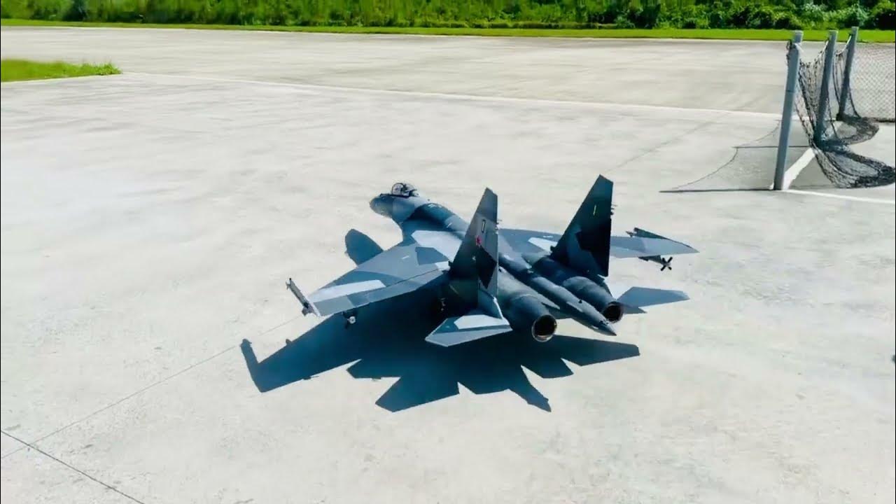 RC AVjet 1/8 SU-35S Maiden Fight - YouTube