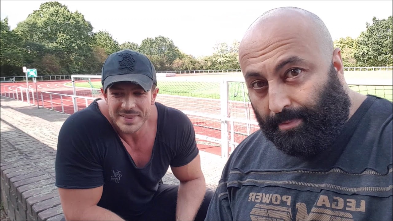 AKOthePERSIANkiller besucht BODY IP by Simon Teichmann-BANKDRÜCKEN ...