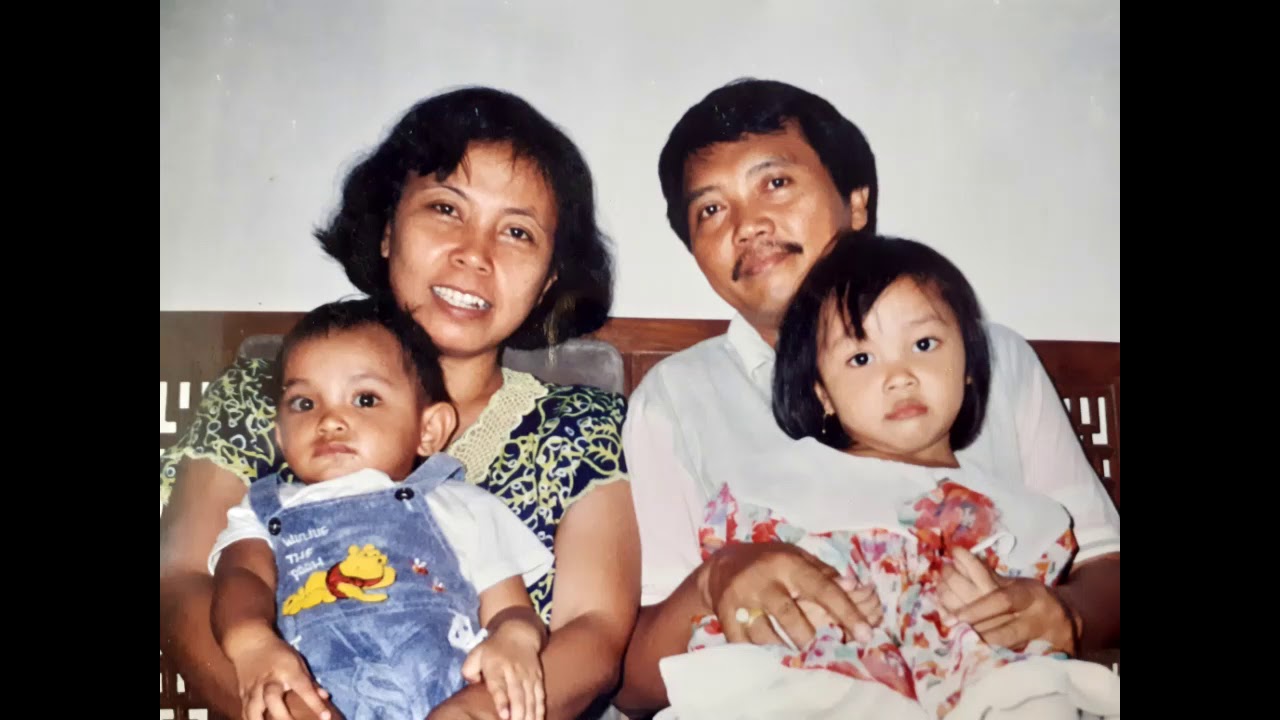 Keluarga Suradi Sutami - 1 tahun Katia - YouTube