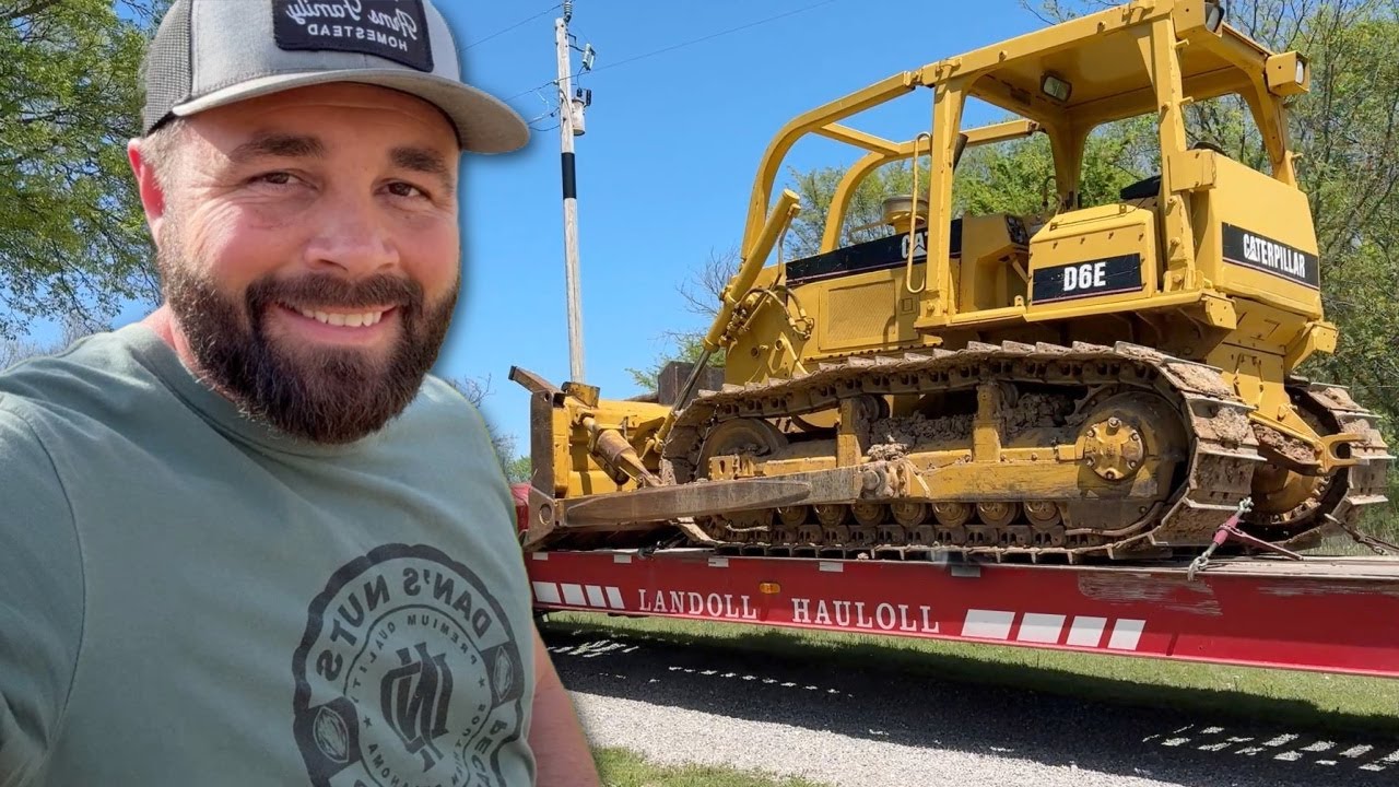 The Bulldozer is Back! Let's Get to Work! - YouTube