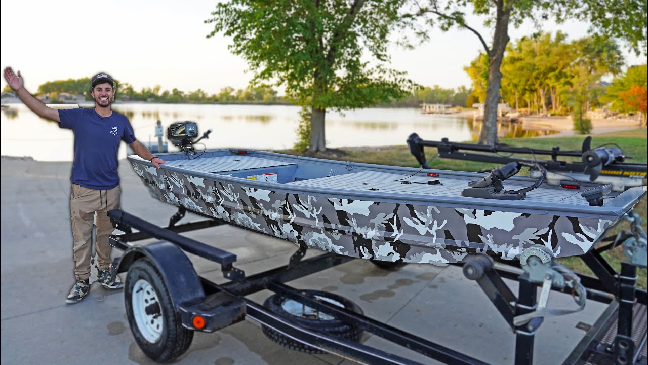 Building The ULTIMATE Mini Bass Boat! (P.2) - YouTube