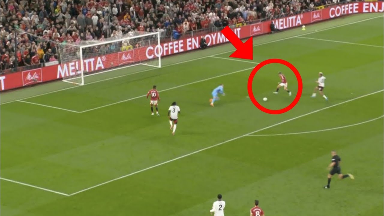 Alejandro Garnacho miss vs Fulham vs Manchester United as Joshua ...
