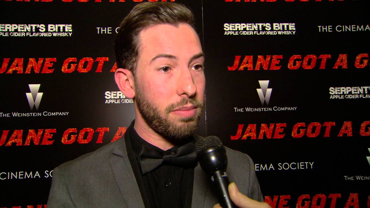 Jane Got A Gun: Sam Quinn Red Carpet Movie Premiere Interview ...