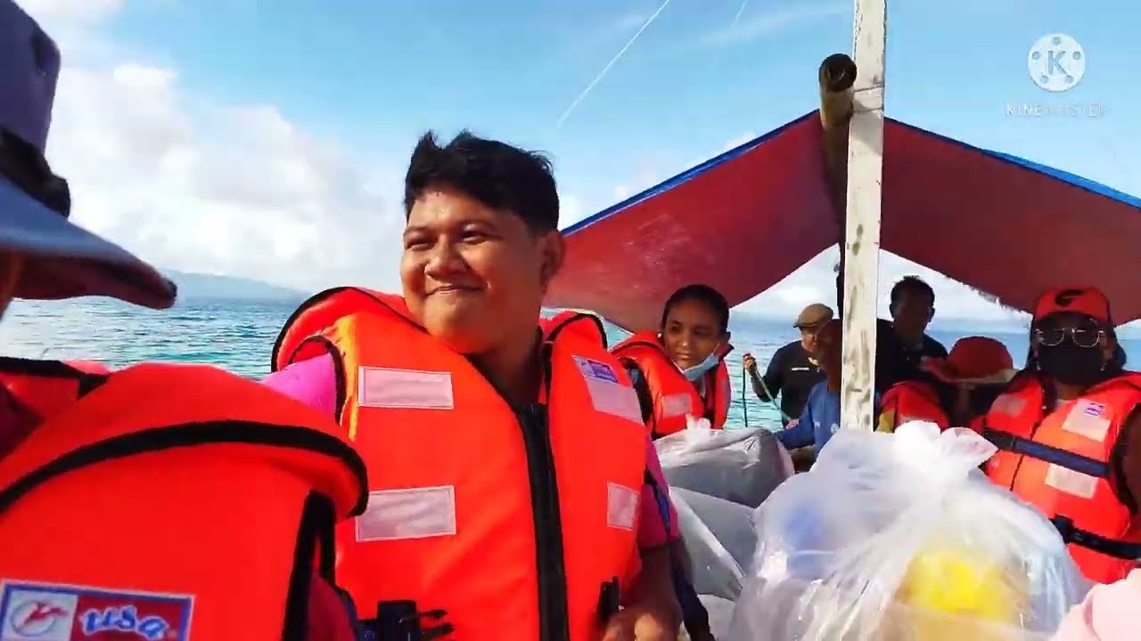 Quick Escapade at Macolabo Island Paracale Camarines Norte - YouTube