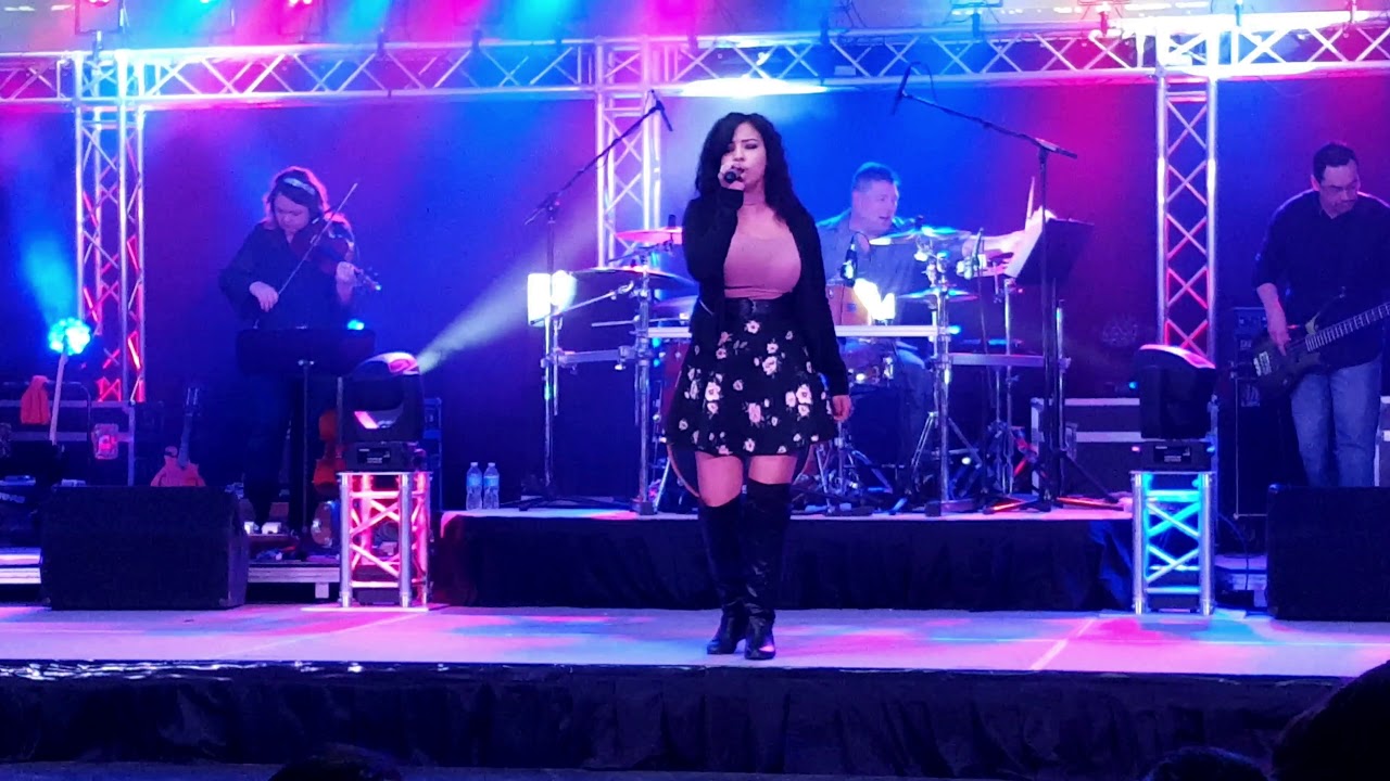 Janelle George - Black Velvet (cover) - YouTube